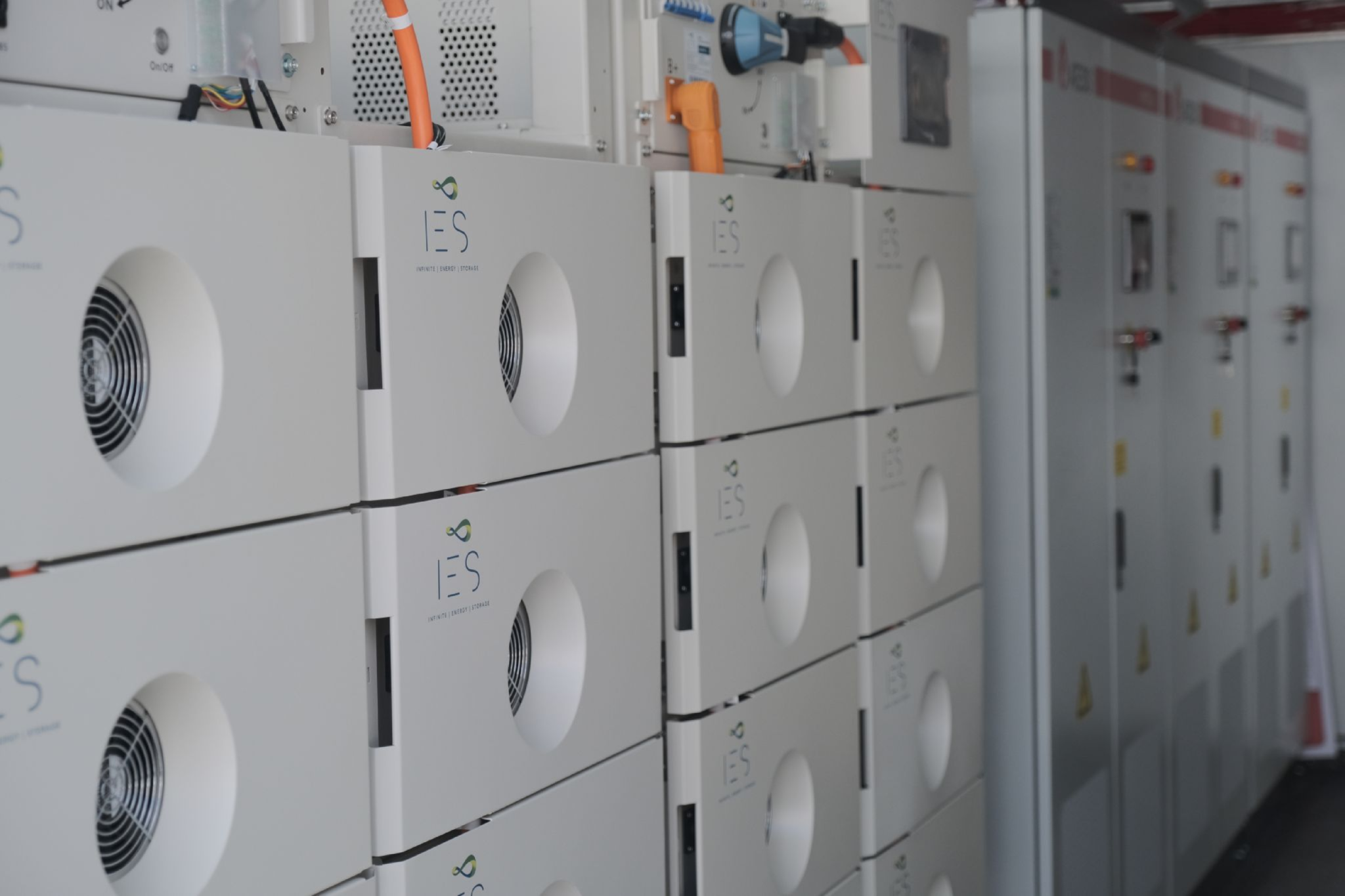 About Us | Discover More About Scalable Battery Energy Storage